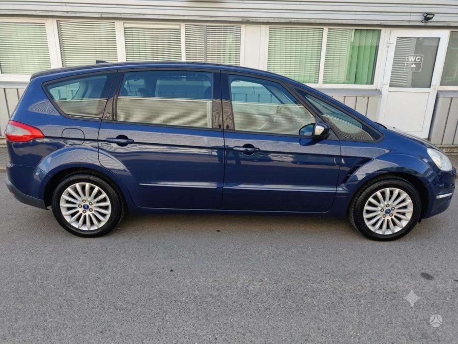 Ford S-Max 2013 in Klaipeda, with an engine capacity of 2.00 L and mileage of 300 thousand km for 3750 €, photo 4 on AUTOMOTO.COM.LV