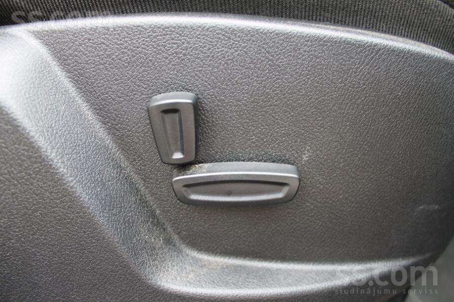 Ford S-Max 2014 in Riga, with an engine capacity of 2.00 L and mileage of 0 thousand km for 3950 €, photo 13 on AUTOMOTO.COM.LV