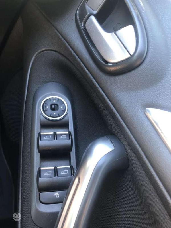 Ford S-Max 2014 in Kaunas, with an engine capacity of 2.00 L and mileage of 128 thousand km for 2300 €, photo 8 on AUTOMOTO.COM.LV