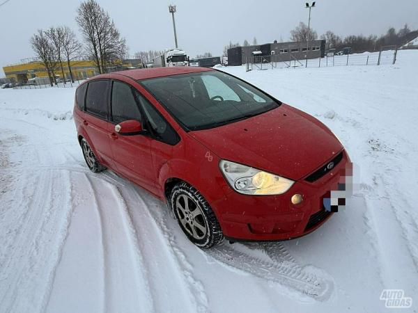 Red Ford S-Max 2007 in Siauliai, with an engine capacity of 2.00 L and mileage of 350 thousand km for 2499 €, photo 6 on AUTOMOTO.COM.LV