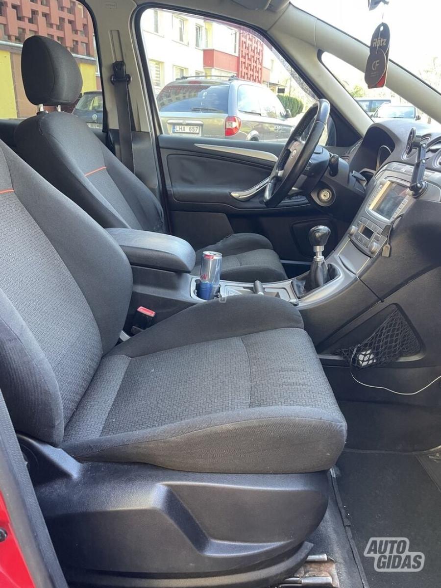 Red Ford S-Max 2007 in Alytus, with an engine capacity of 2.00 L and mileage of 390 thousand km for 2100 €, photo 12 on AUTOMOTO.COM.LV