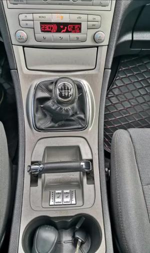 Sarkans Ford S-Max 2007 Rīga, ar dzinēja tilpumu 2.00 L un nobraukumu 253 tūkst. km par 2750 €, foto 12 vietnē AUTOMOTO.COM.LV