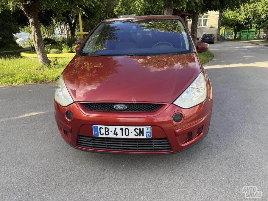Red Ford S-Max 2007 in Klaipeda, with an engine capacity of 2.00 L and mileage of 380 thousand km for 2500 €, photo 3 on AUTOMOTO.COM.LV