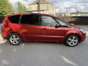 Red Ford S-Max 2007 in Klaipeda, with an engine capacity of 2.00 L and mileage of 380 thousand km for 2500 €, photo 4 on AUTOMOTO.COM.LV