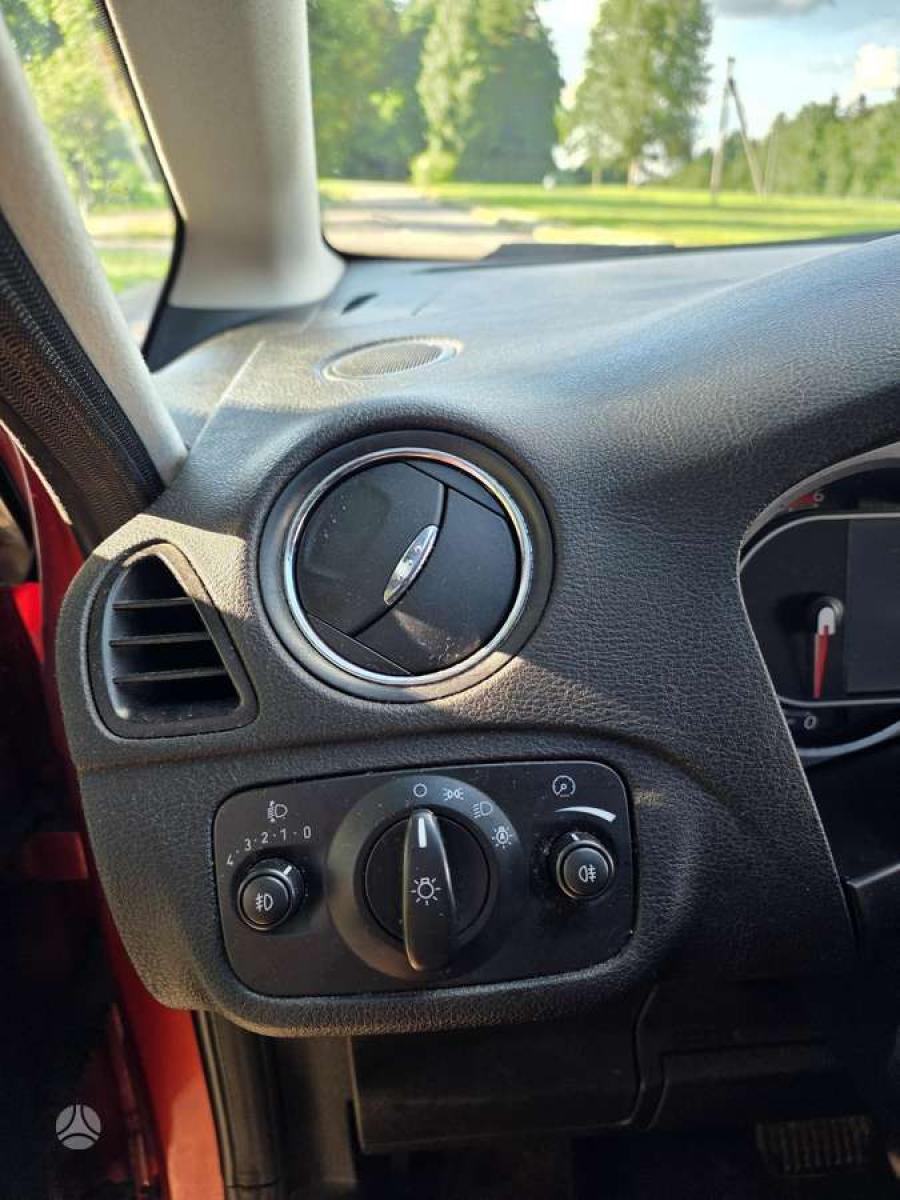 Red Ford S-Max 2008 in Vilnius, with an engine capacity of 2.00 L and mileage of 380 thousand km for 2400 €, photo 17 on AUTOMOTO.COM.LV