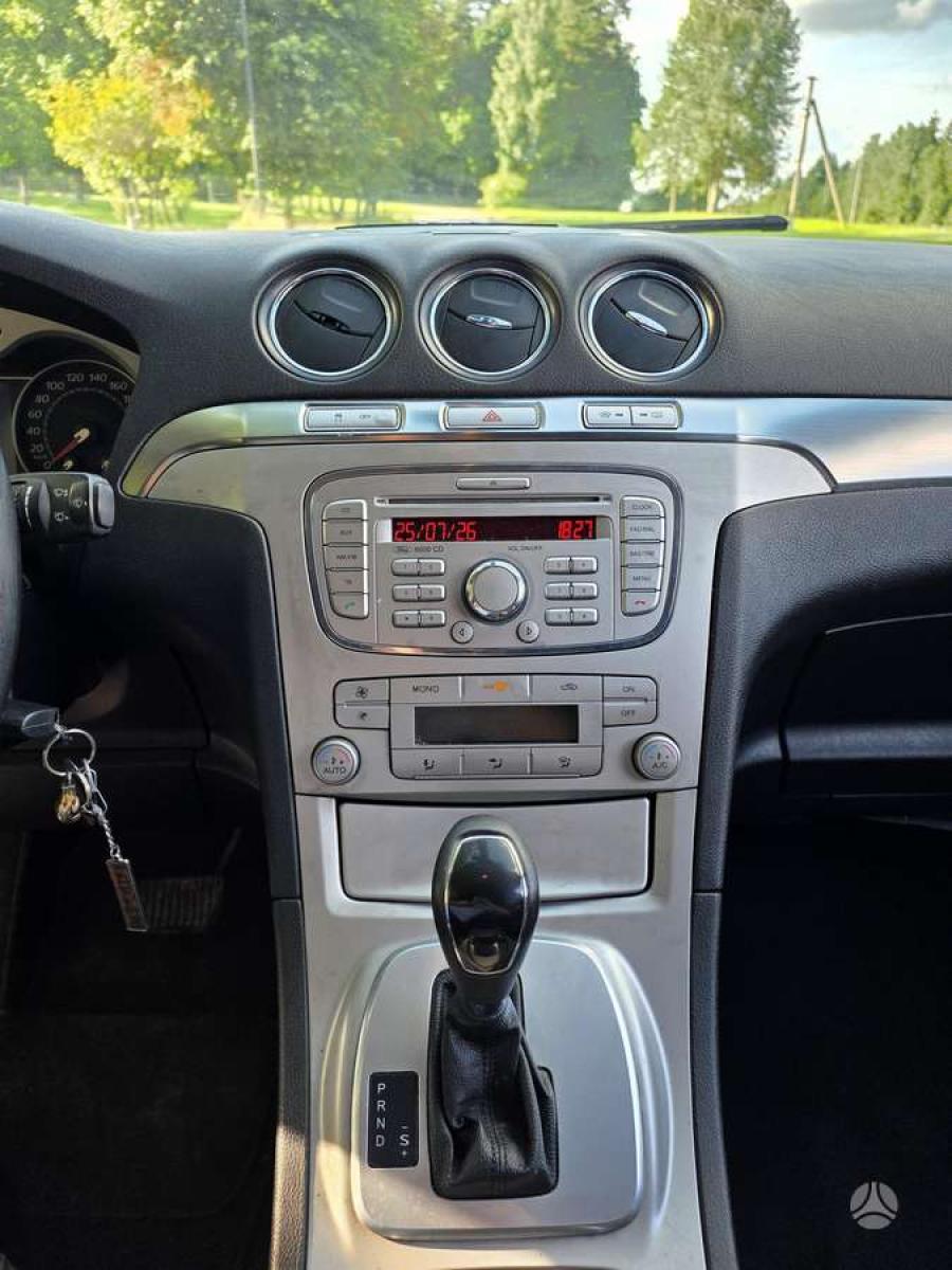 Red Ford S-Max 2008 in Vilnius, with an engine capacity of 2.00 L and mileage of 380 thousand km for 2400 €, photo 20 on AUTOMOTO.COM.LV