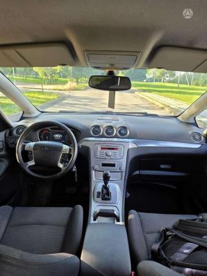 Red Ford S-Max 2008 in Vilnius, with an engine capacity of 2.00 L and mileage of 380 thousand km for 2400 €, photo 24 on AUTOMOTO.COM.LV
