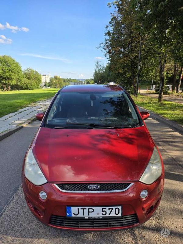 Red Ford S-Max 2008 in Vilnius, with an engine capacity of 2.00 L and mileage of 380 thousand km for 2400 €, photo 3 on AUTOMOTO.COM.LV
