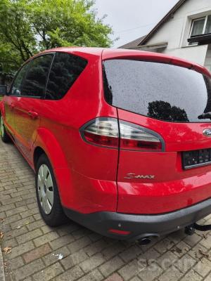Red Ford S-Max 2009 in Riga, with an engine capacity of 2.20 L and mileage of 240 thousand km for 3790 €, photo 4 on AUTOMOTO.COM.LV