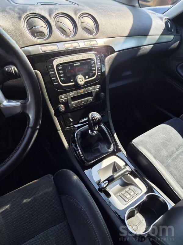 Sarkans Ford S-Max 2009 Rīga, ar dzinēja tilpumu 2.20 L un nobraukumu 240 tūkst. km par 3790 €, foto 8 vietnē AUTOMOTO.COM.LV