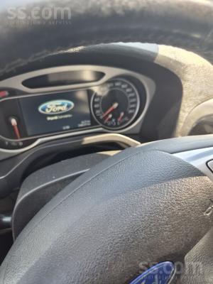 Red Ford S-Max 2009 in Riga, with an engine capacity of 2.20 L and mileage of 240 thousand km for 3790 €, photo 10 on AUTOMOTO.COM.LV