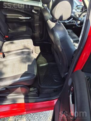 Red Ford S-Max 2009 in Riga, with an engine capacity of 2.20 L and mileage of 240 thousand km for 3790 €, photo 11 on AUTOMOTO.COM.LV