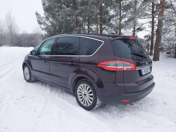 Red Ford S-Max 2011 in Radviliskis, with an engine capacity of 2.00 L and mileage of 285 thousand km for 4999 €, photo 5 on AUTOMOTO.COM.LV
