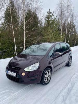 Red Ford S-Max 2011 in Kelme, with an engine capacity of 2.00 L and mileage of 301 thousand km for 3550 €, photo  on AUTOMOTO.COM.LV