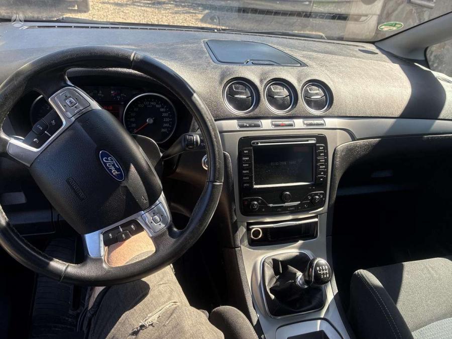 Sarkans Ford S-Max 2011 Vilkaviškis, ar dzinēja tilpumu 2.00 L un nobraukumu 293 tūkst. km par 4550 €, foto 12 vietnē AUTOMOTO.COM.LV