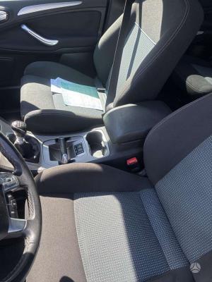 Sarkans Ford S-Max 2011 Vilkaviškis, ar dzinēja tilpumu 2.00 L un nobraukumu 293 tūkst. km par 4550 €, foto 15 vietnē AUTOMOTO.COM.LV