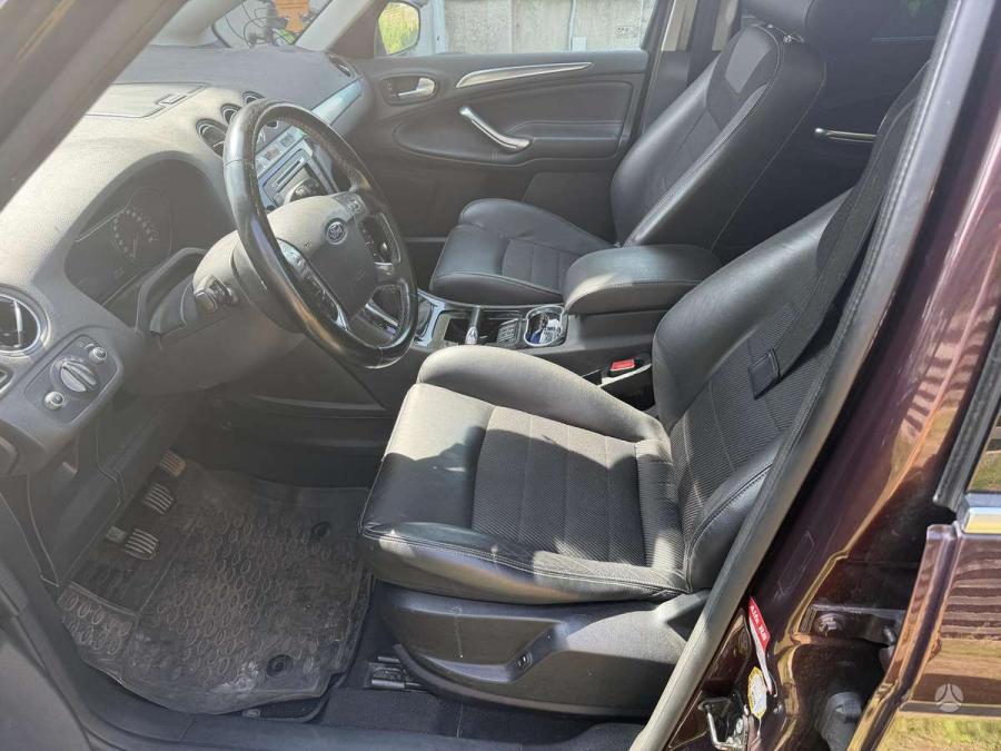 Sarkans Ford S-Max 2011 Kauņa, ar dzinēja tilpumu 2.20 L un nobraukumu 245 tūkst. km par 3500 €, foto 5 vietnē AUTOMOTO.COM.LV