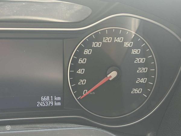 Sarkans Ford S-Max 2011 Kauņa, ar dzinēja tilpumu 2.20 L un nobraukumu 245 tūkst. km par 3500 €, foto 5 vietnē AUTOMOTO.COM.LV
