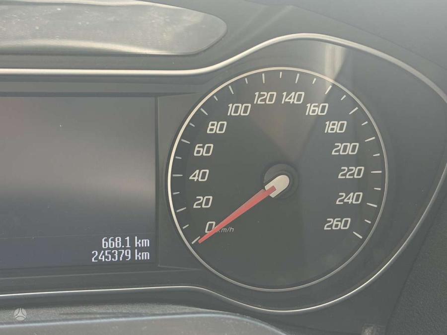 Sarkans Ford S-Max 2011 Kauņa, ar dzinēja tilpumu 2.20 L un nobraukumu 245 tūkst. km par 3500 €, foto 6 vietnē AUTOMOTO.COM.LV