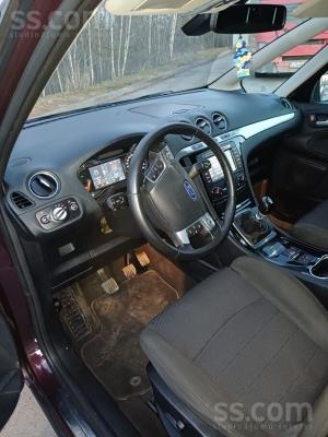 Sarkans Ford S-Max 2011 Daugavpils, ar dzinēja tilpumu 2.20 L un nobraukumu 253 tūkst. km par 6100 €, foto 6 vietnē AUTOMOTO.COM.LV