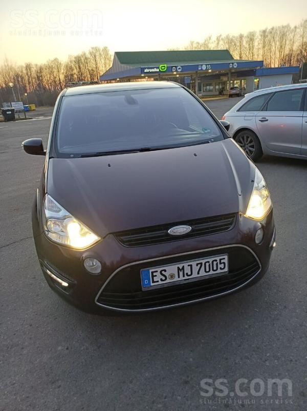 Sarkans Ford S-Max 2011 Daugavpils, ar dzinēja tilpumu 2.20 L un nobraukumu 253 tūkst. km par 6100 €, foto 1 vietnē AUTOMOTO.COM.LV