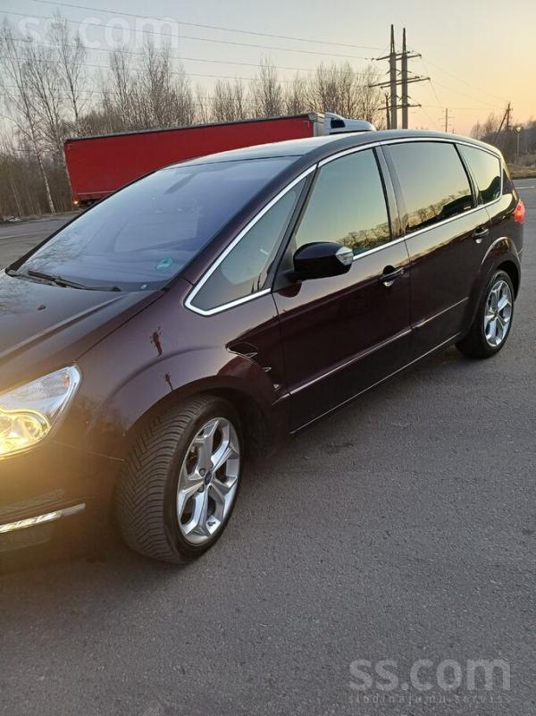 Sarkans Ford S-Max 2011 Daugavpils, ar dzinēja tilpumu 2.20 L un nobraukumu 253 tūkst. km par 6100 €, foto 5 vietnē AUTOMOTO.COM.LV