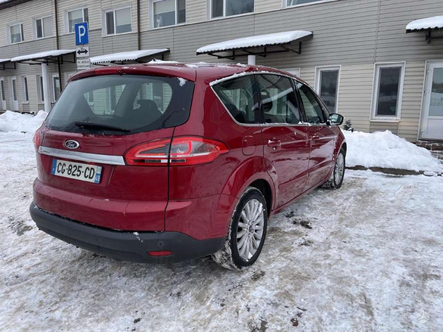 Red Ford S-Max 2012 in Vilnius, with an engine capacity of 2.00 L and mileage of 279 thousand km for 3900 €, photo 8 on AUTOMOTO.COM.LV