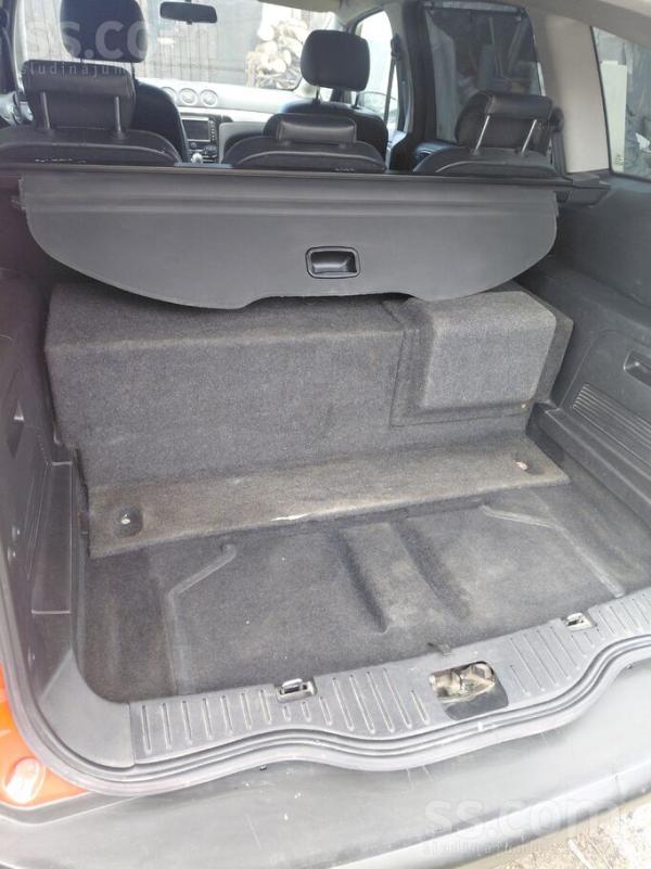 Red Ford S-Max 2012 in Riga, with an engine capacity of 2.00 L and mileage of 0 thousand km for 3150 €, photo 3 on AUTOMOTO.COM.LV
