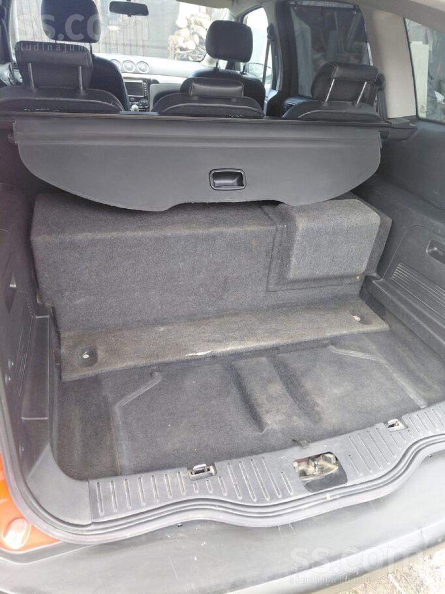 Sarkans Ford S-Max 2012 Rīga, ar dzinēja tilpumu 2.00 L un nobraukumu 0 tūkst. km par 3150 €, foto 4 vietnē AUTOMOTO.COM.LV