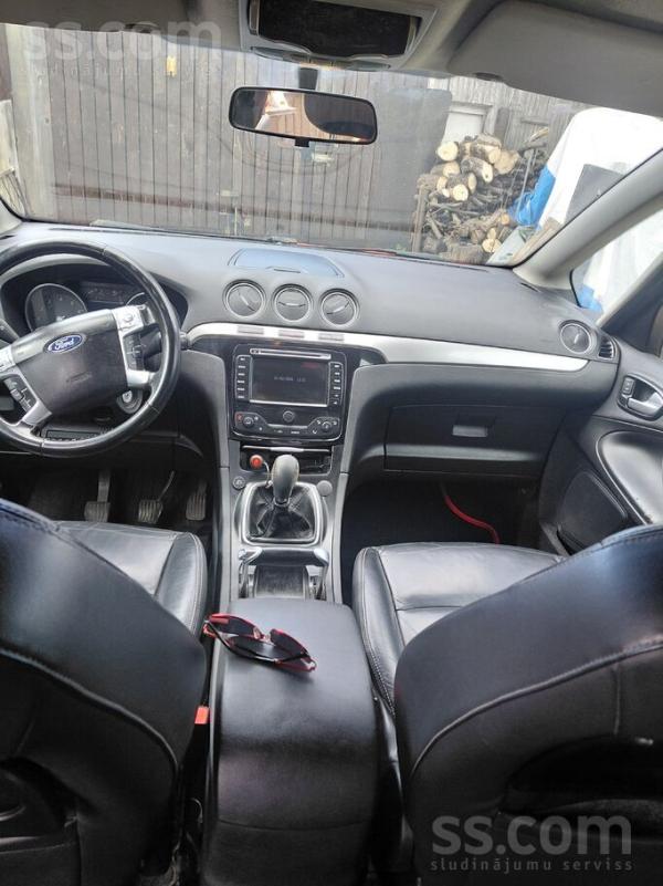 Red Ford S-Max 2012 in Riga, with an engine capacity of 2.00 L and mileage of 0 thousand km for 3150 €, photo 8 on AUTOMOTO.COM.LV