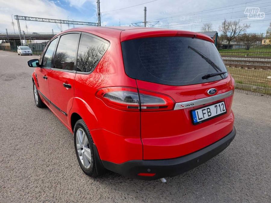 Red Ford S-Max 2013 in Siauliai, with an engine capacity of 2.00 L and mileage of 257 thousand km for 3950 €, photo 7 on AUTOMOTO.COM.LV