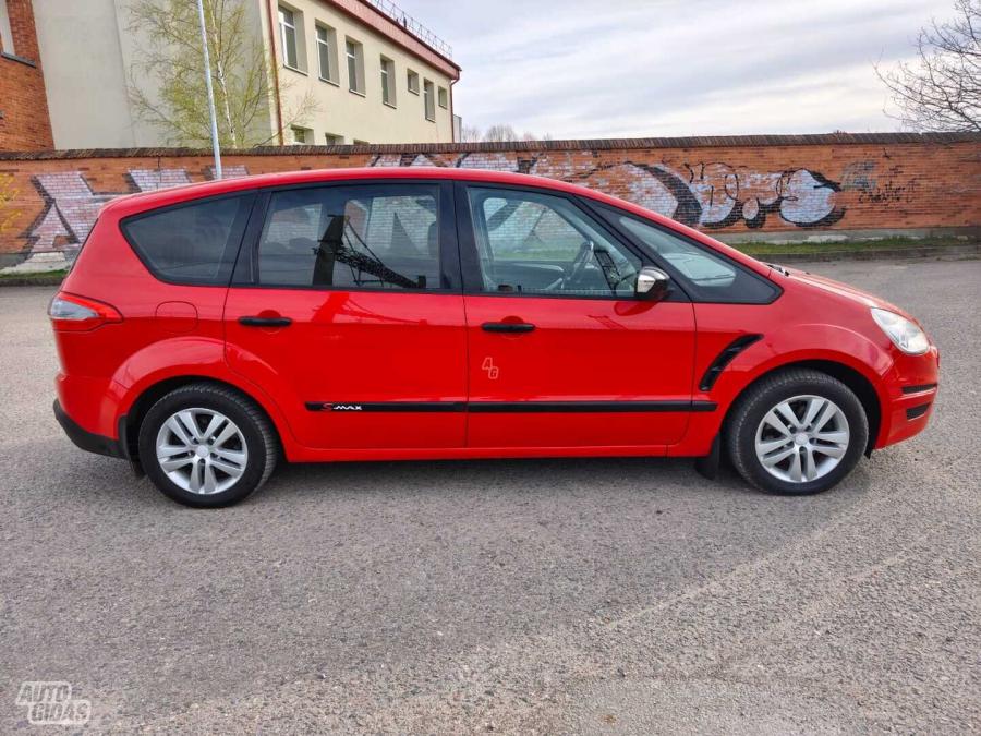 Red Ford S-Max 2013 in Siauliai, with an engine capacity of 2.00 L and mileage of 257 thousand km for 3950 €, photo 8 on AUTOMOTO.COM.LV