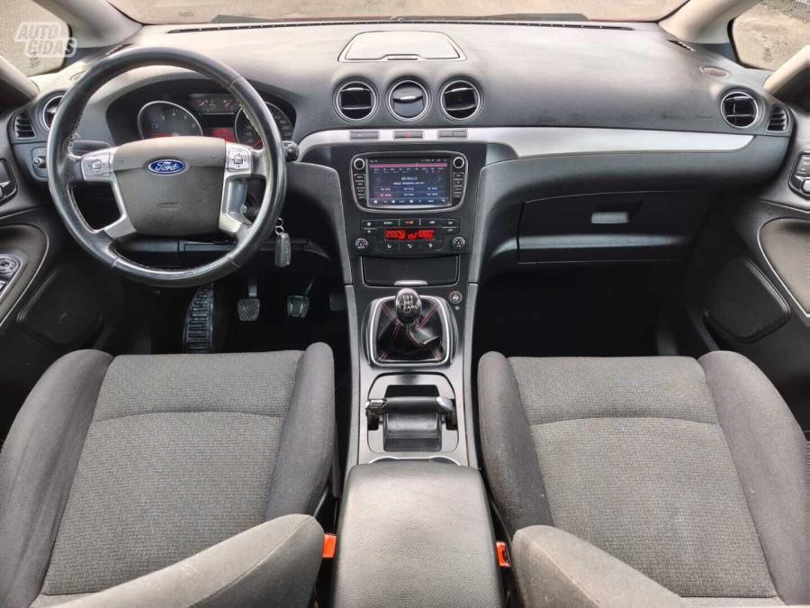 Red Ford S-Max 2013 in Siauliai, with an engine capacity of 2.00 L and mileage of 257 thousand km for 3950 €, photo 10 on AUTOMOTO.COM.LV