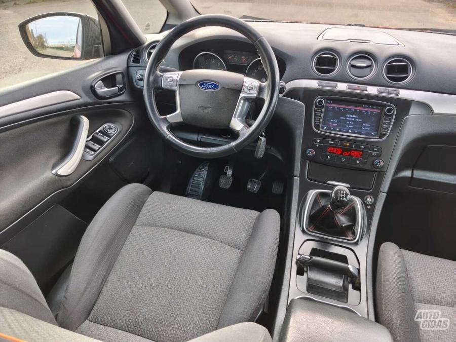Red Ford S-Max 2013 in Siauliai, with an engine capacity of 2.00 L and mileage of 257 thousand km for 3950 €, photo 11 on AUTOMOTO.COM.LV
