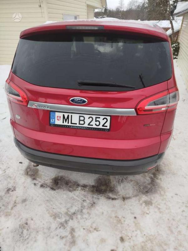 Red Ford S-Max 2014 in Utena, with an engine capacity of 2.00 L and mileage of 360 thousand km for 5400 €, photo 4 on AUTOMOTO.COM.LV