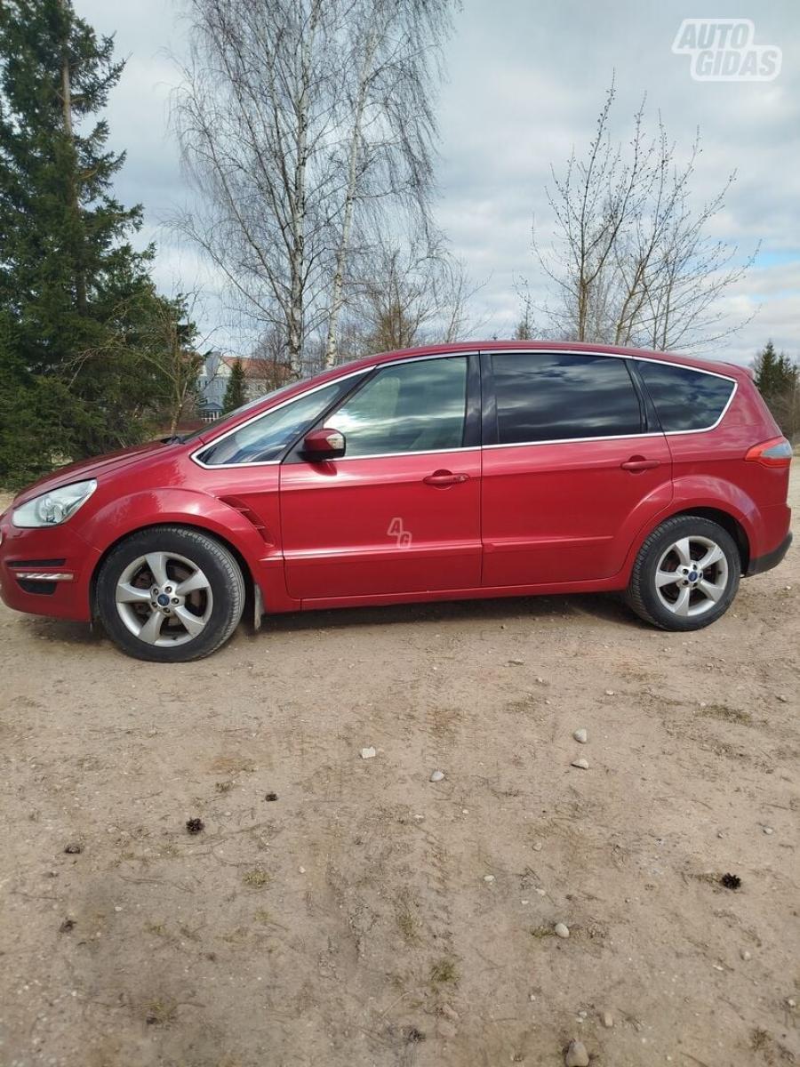 Red Ford S-Max 2014 in Utena, with an engine capacity of 2.00 L and mileage of 362 thousand km for 4499 €, photo 3 on AUTOMOTO.COM.LV