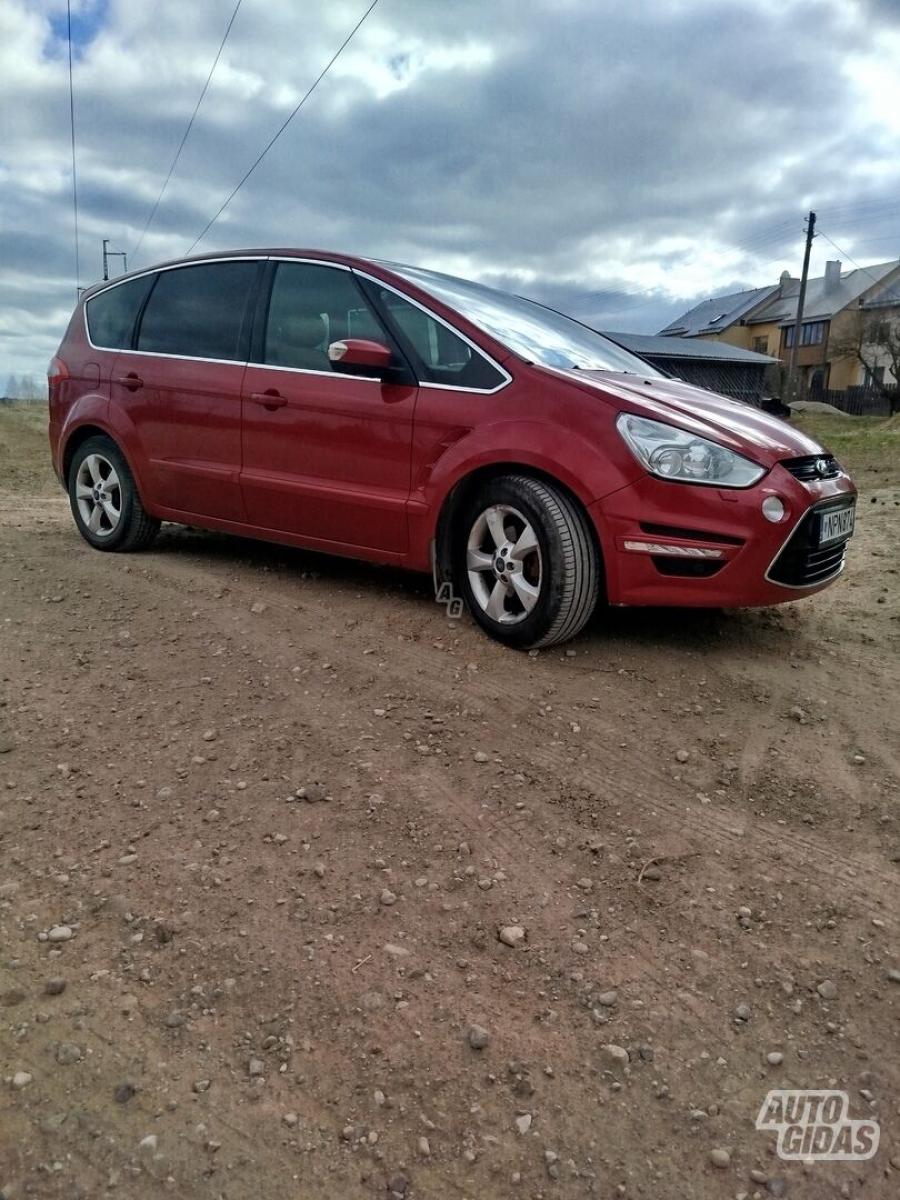 Red Ford S-Max 2014 in Utena, with an engine capacity of 2.00 L and mileage of 362 thousand km for 4499 €, photo 4 on AUTOMOTO.COM.LV