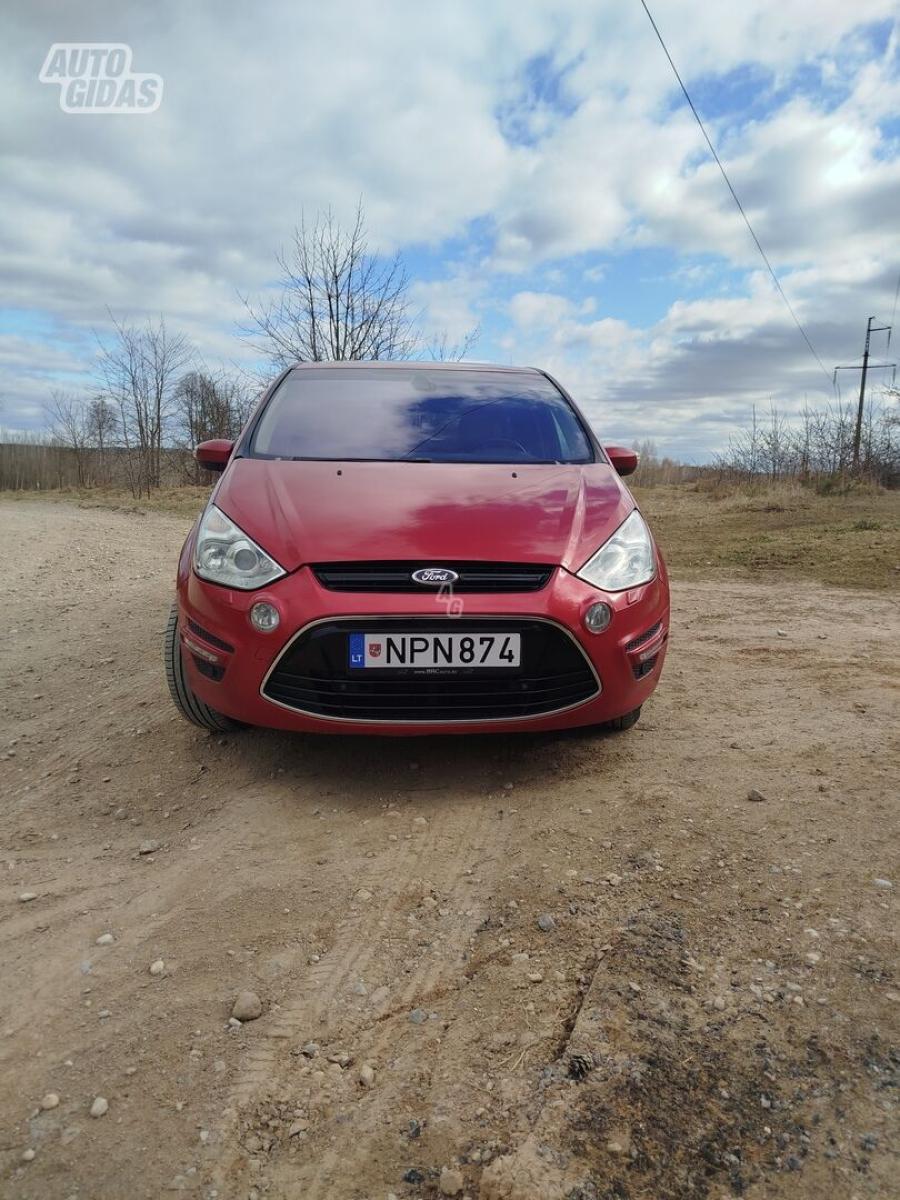 Red Ford S-Max 2014 in Utena, with an engine capacity of 2.00 L and mileage of 362 thousand km for 4499 €, photo 6 on AUTOMOTO.COM.LV
