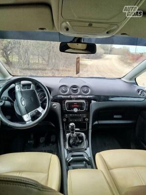 Red Ford S-Max 2014 in Utena, with an engine capacity of 2.00 L and mileage of 362 thousand km for 4499 €, photo 11 on AUTOMOTO.COM.LV