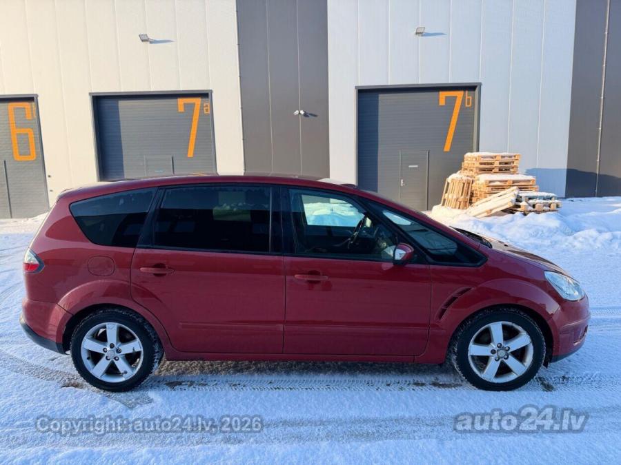 Sarkans Ford S-Max 2007 Tallina, ar dzinēja tilpumu 1.80 L un nobraukumu 275 tūkst. km par 2700 €, foto 6 vietnē AUTOMOTO.COM.LV
