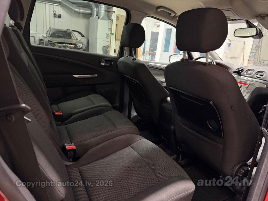 Sarkans Ford S-Max 2007 Tallina, ar dzinēja tilpumu 1.80 L un nobraukumu 275 tūkst. km par 2700 €, foto 14 vietnē AUTOMOTO.COM.LV