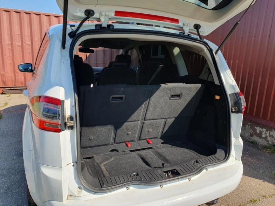 Ford S-Max 2012 in Riga, with an engine capacity of 2.00 L and mileage of 318 thousand km for 6950 €, photo 4 on AUTOMOTO.COM.LV