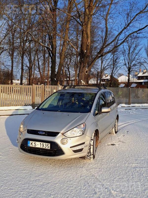 Ford S-Max 2010 in Riga, with an engine capacity of 2.00 L and mileage of 373 thousand km for 2750 €, photo 3 on AUTOMOTO.COM.LV