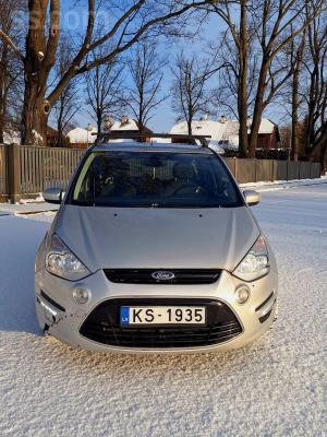 Ford S-Max 2010 in Riga, with an engine capacity of 2.00 L and mileage of 373 thousand km for 2750 €, photo 4 on AUTOMOTO.COM.LV