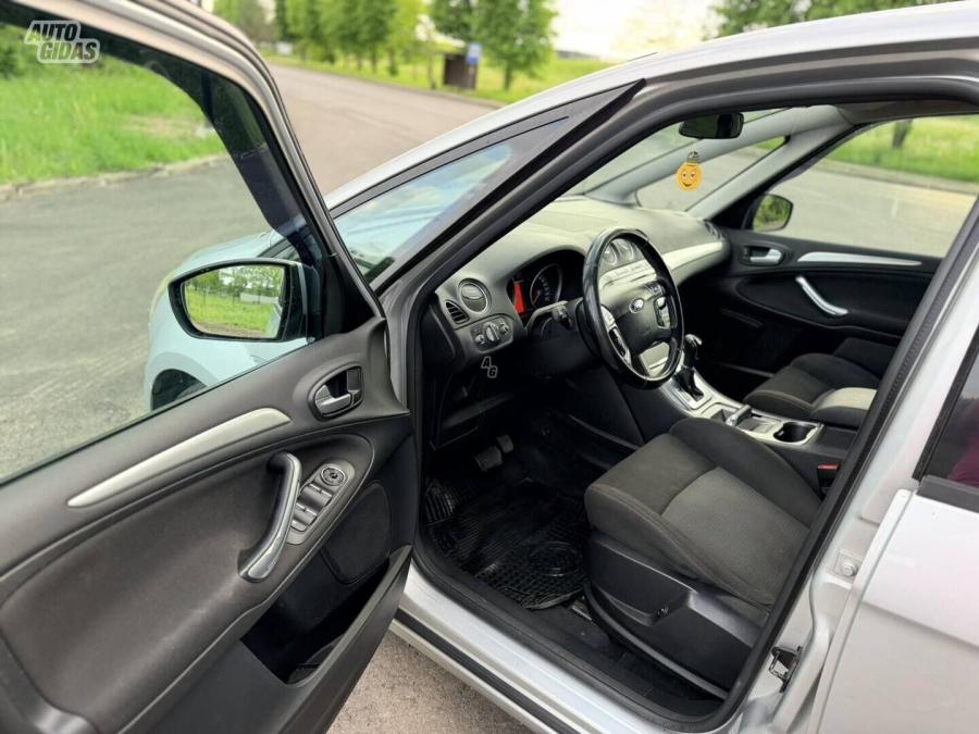 Ford S-Max 2010 in Kaunas, with an engine capacity of 2.00 L and mileage of 312 thousand km for 3900 €, photo 12 on AUTOMOTO.COM.LV