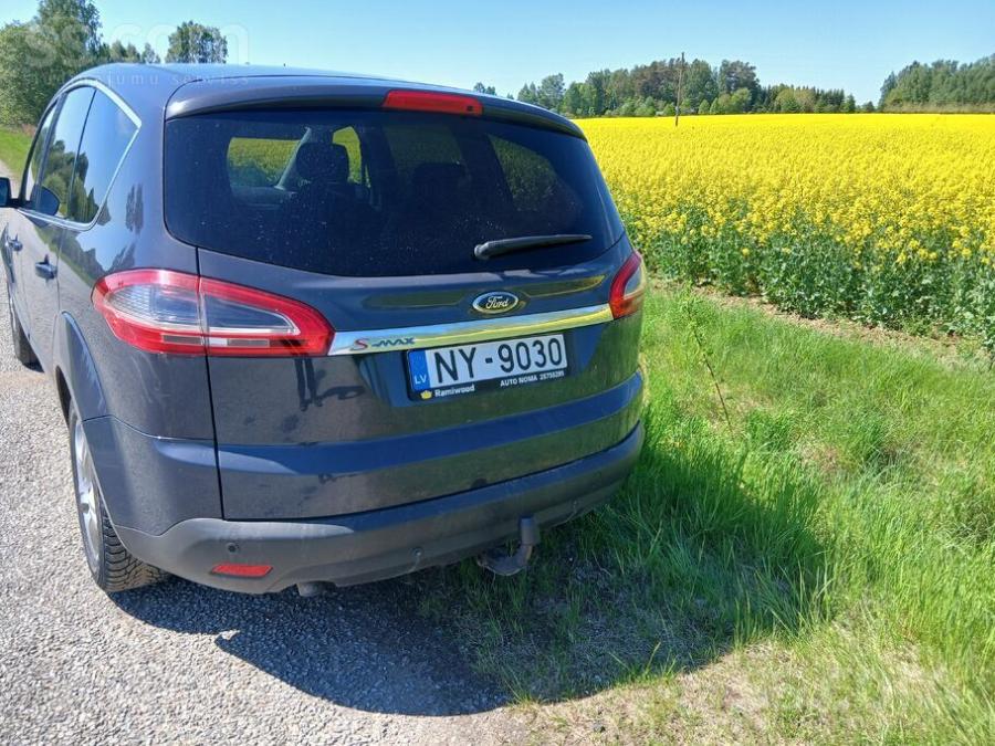Violet Ford S-Max 2012 in Valmiera, with an engine capacity of 2.00 L and mileage of 321 thousand km for 3250 €, photo 4 on AUTOMOTO.COM.LV
