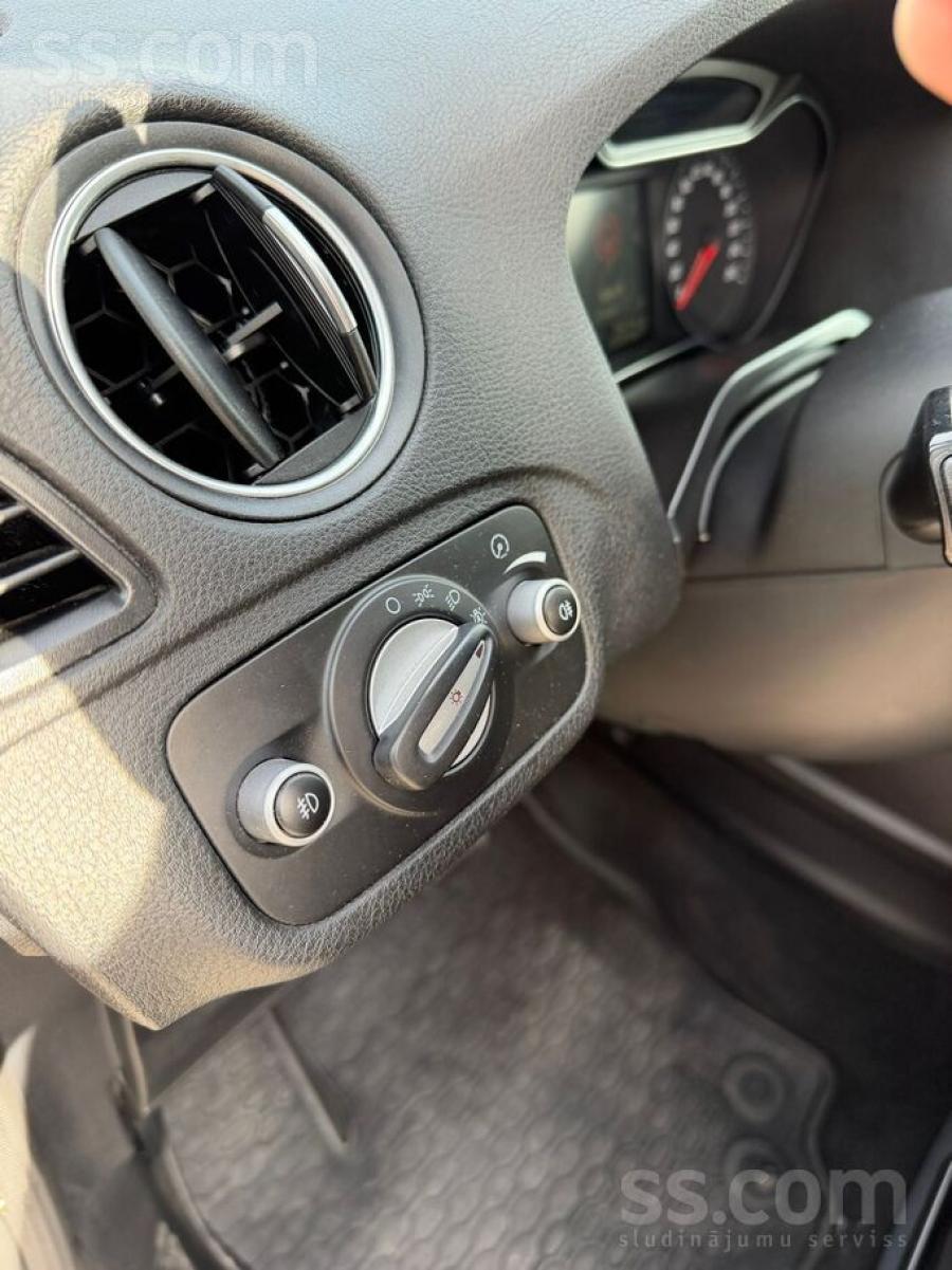 Violets Ford S-Max 2012 Tukums, ar dzinēja tilpumu 2.00 L un nobraukumu 0 tūkst. km par 7400 €, foto 22 vietnē AUTOMOTO.COM.LV