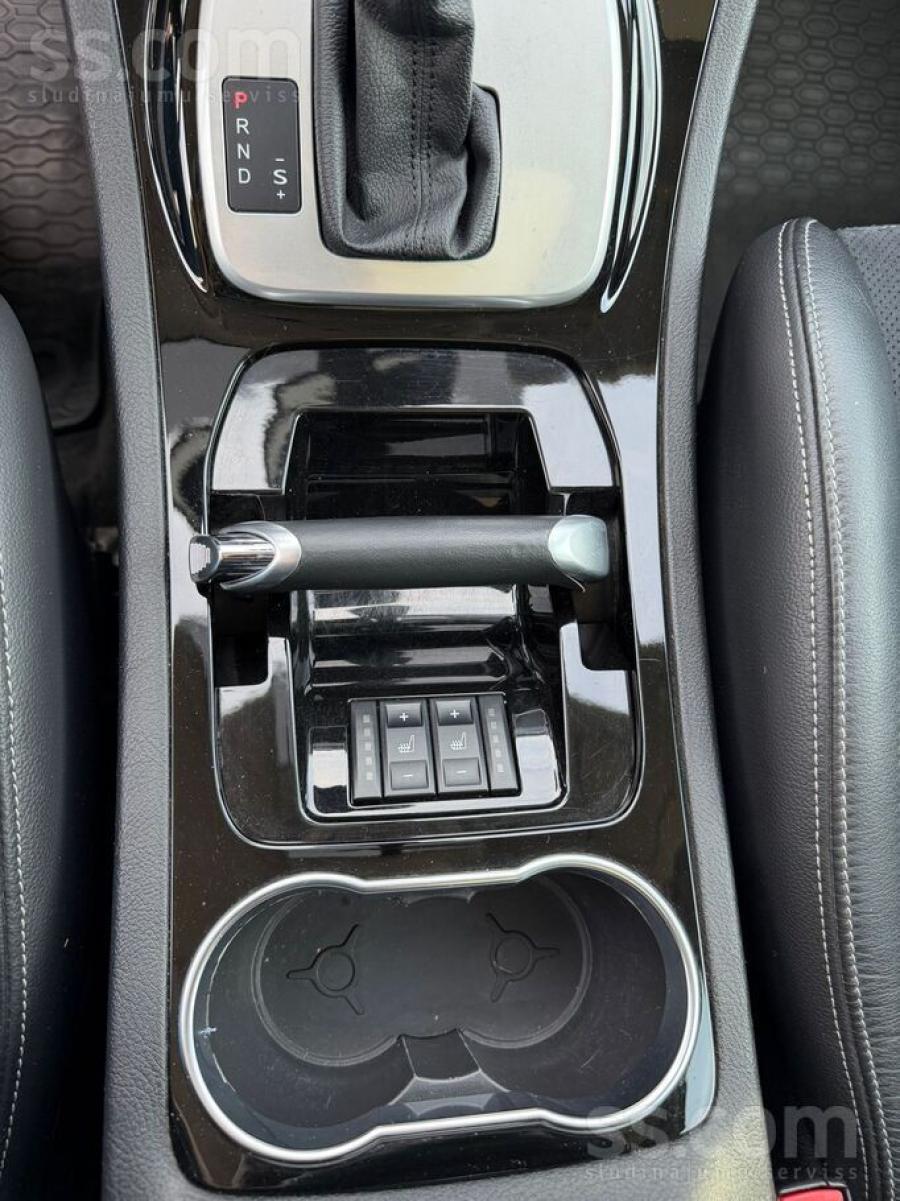 Violets Ford S-Max 2012 Tukums, ar dzinēja tilpumu 2.00 L un nobraukumu 0 tūkst. km par 7400 €, foto 26 vietnē AUTOMOTO.COM.LV