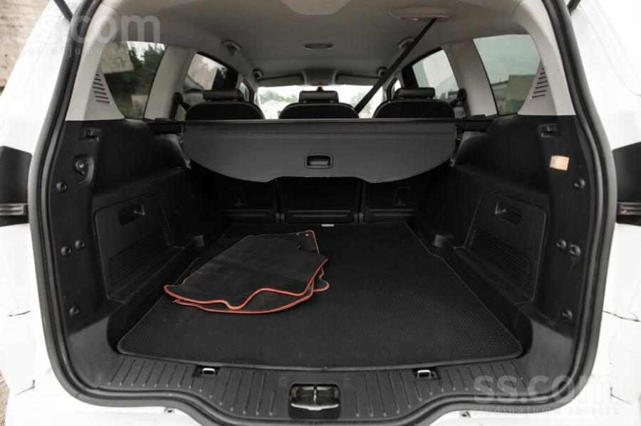 Balts Ford S-Max 2010 Tukums, ar dzinēja tilpumu 2.20 L un nobraukumu 0 tūkst. km par 4500 €, foto 15 vietnē AUTOMOTO.COM.LV