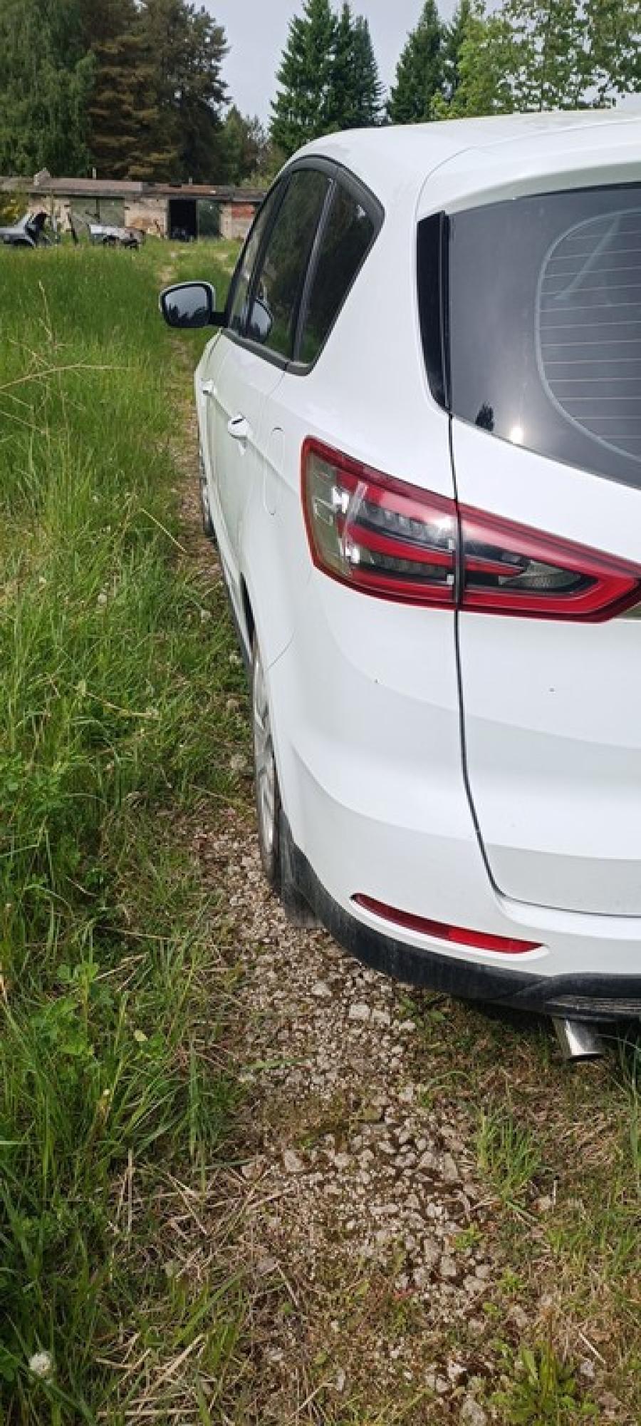 Balts Ford S-Max 2015 Kohtla-Jerve, ar dzinēja tilpumu 2.00 L un nobraukumu 0 tūkst. km par 5500 €, foto 13 vietnē AUTOMOTO.COM.LV